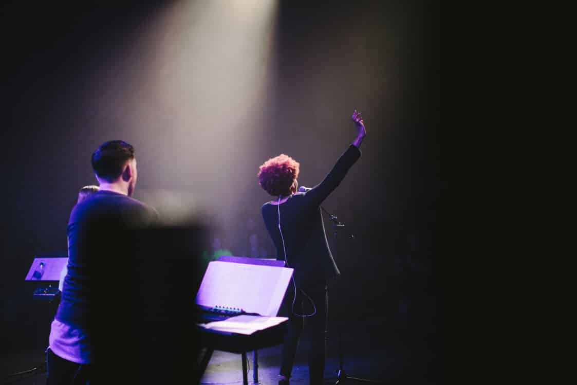 How To Overcome Stage Fright. Tips For Singers